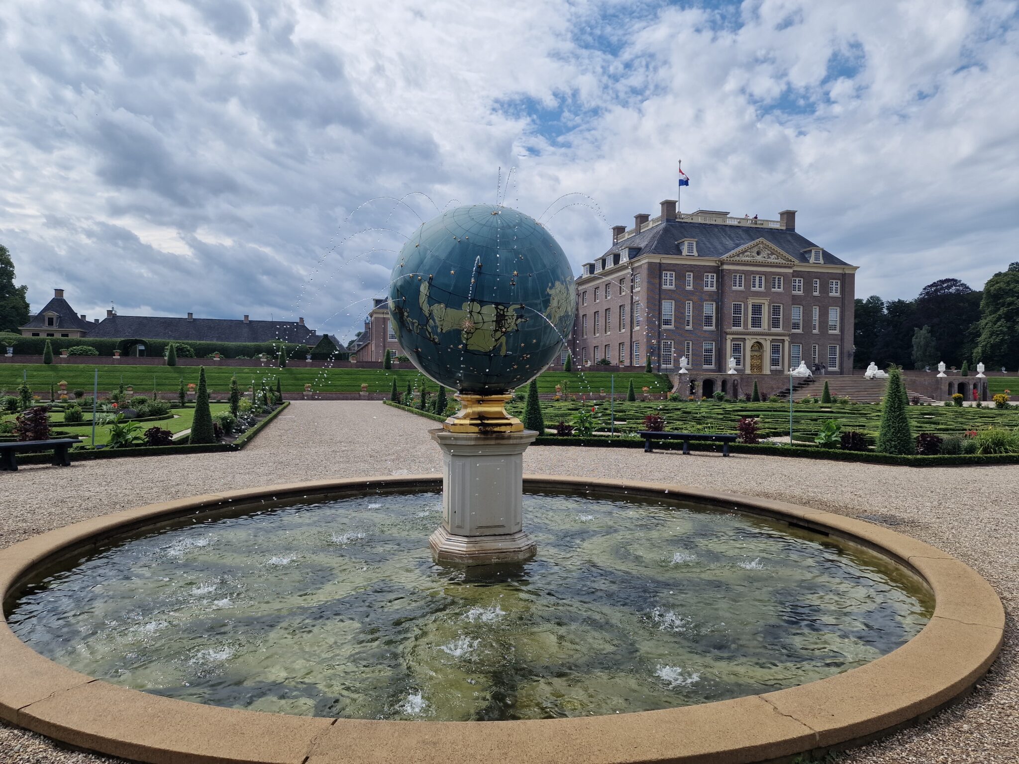 Tuinbezoek: de tuinen van Paleis Het Loo - MAX Vandaag